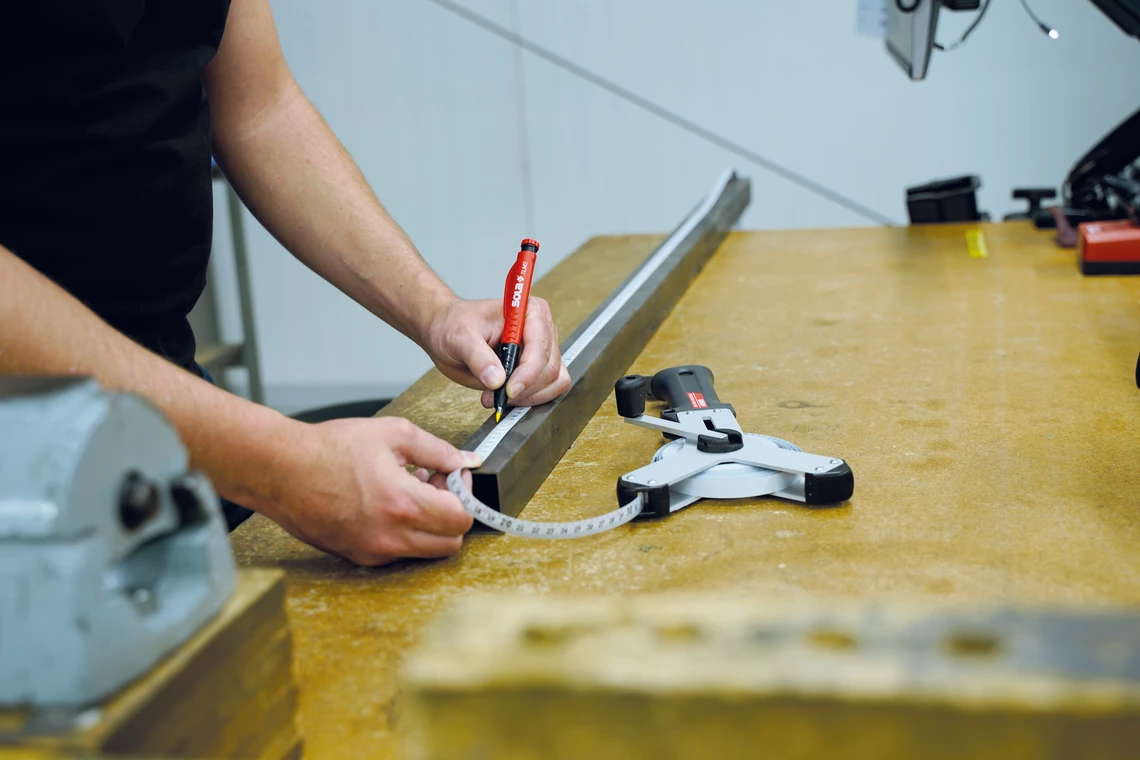 Long Tape Measures: Measuring Long Distances – SOLA