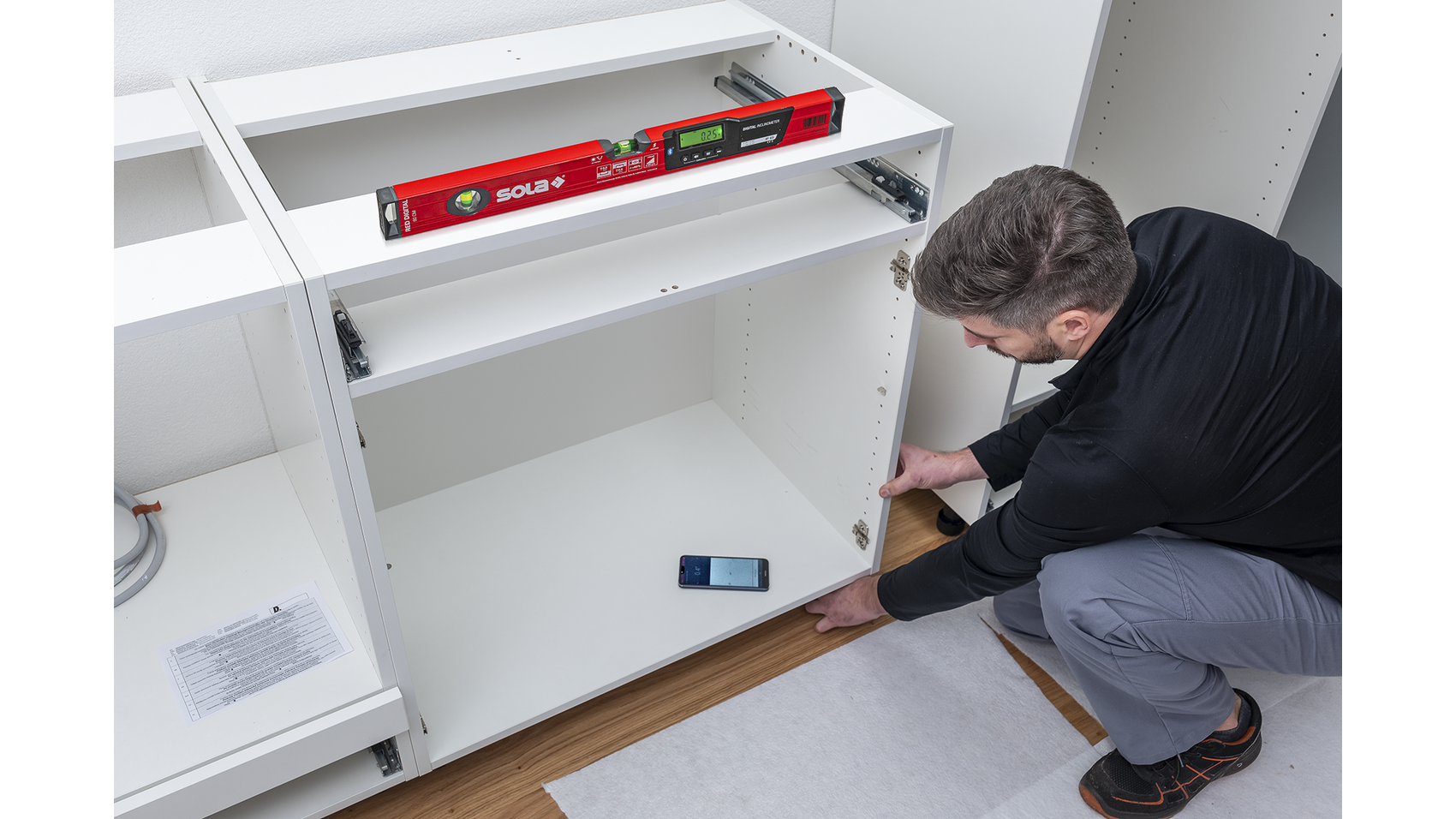 BIG RED DIGITAL LEVELS WITH BLUETOOTH®